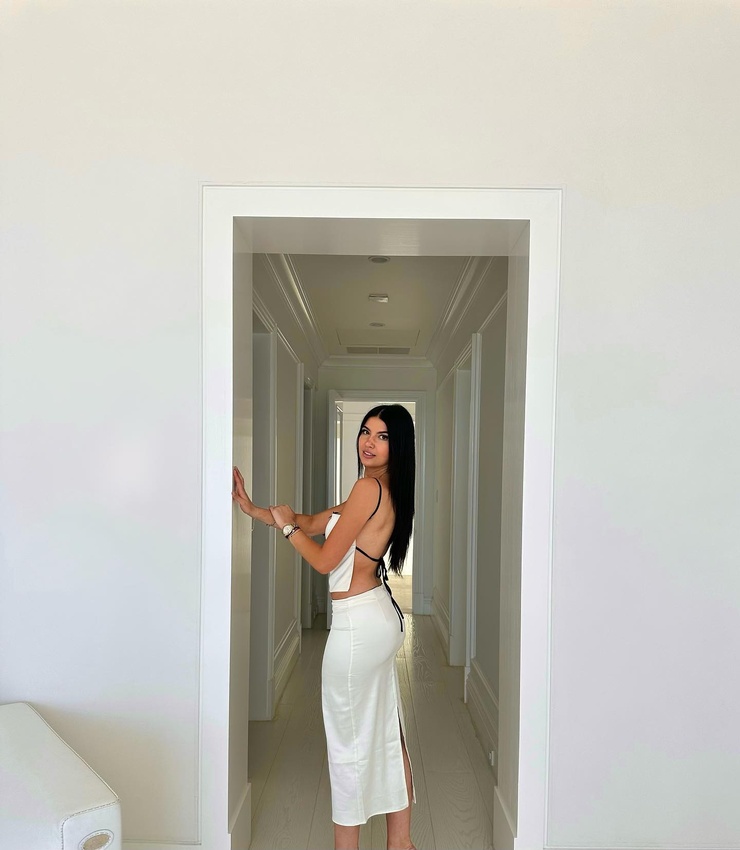 Picture of Ellie Zeiler