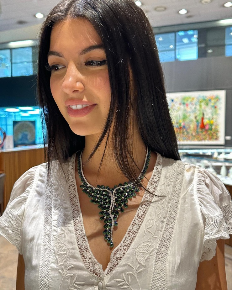 Picture of Ellie Zeiler