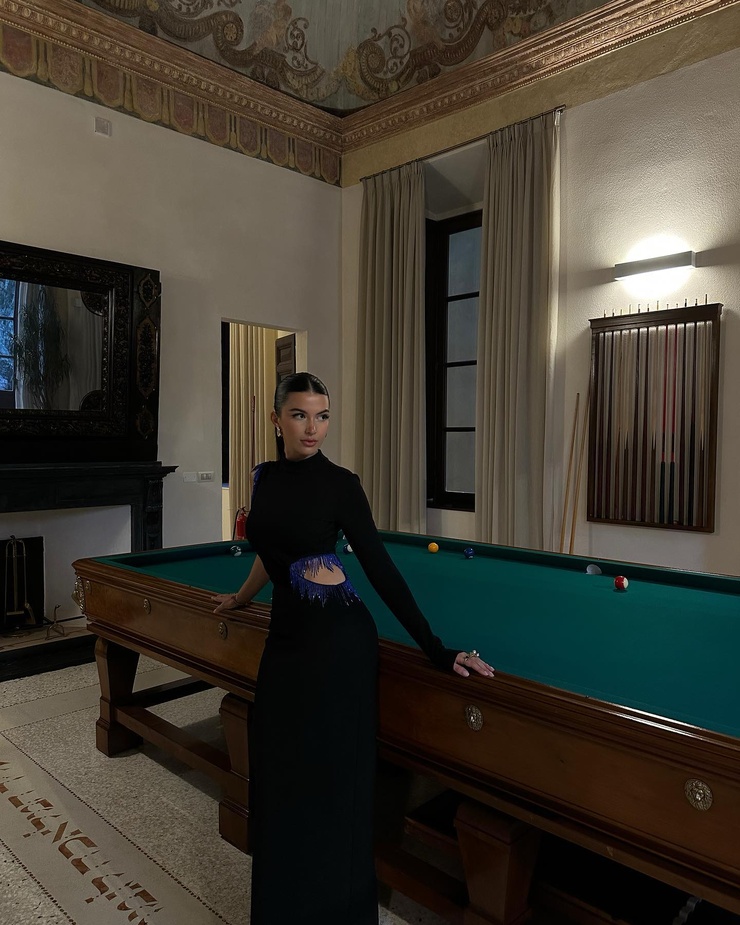 Ellie Zeiler picture