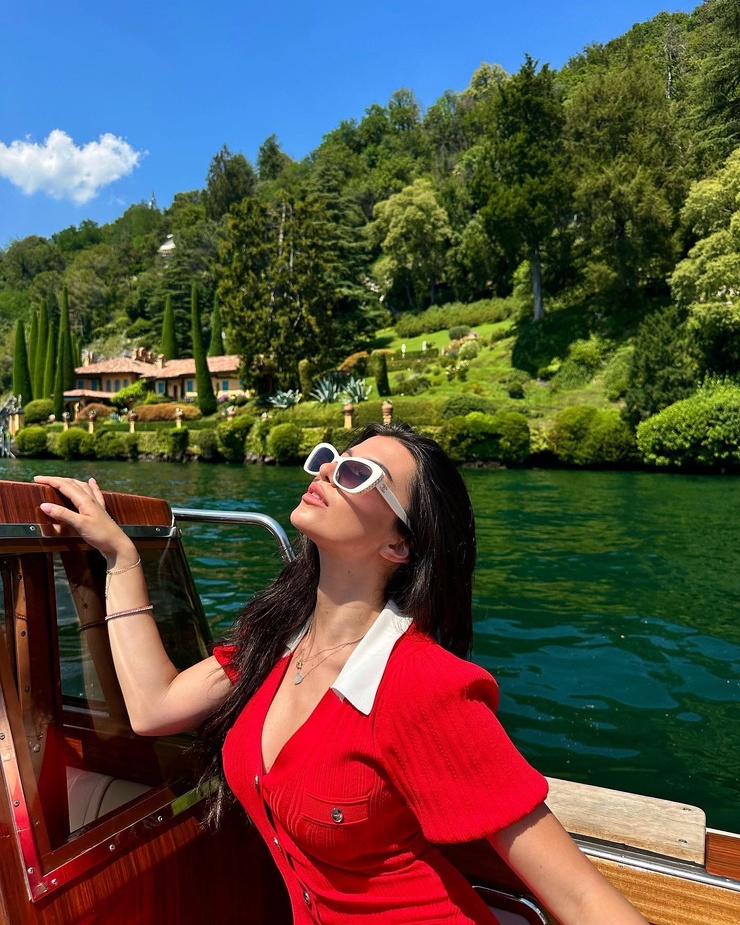 Picture of Ellie Zeiler