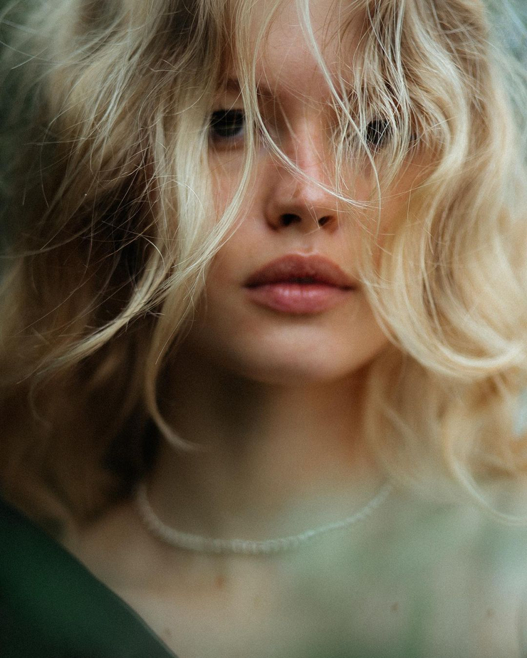 Picture of Luna (model)