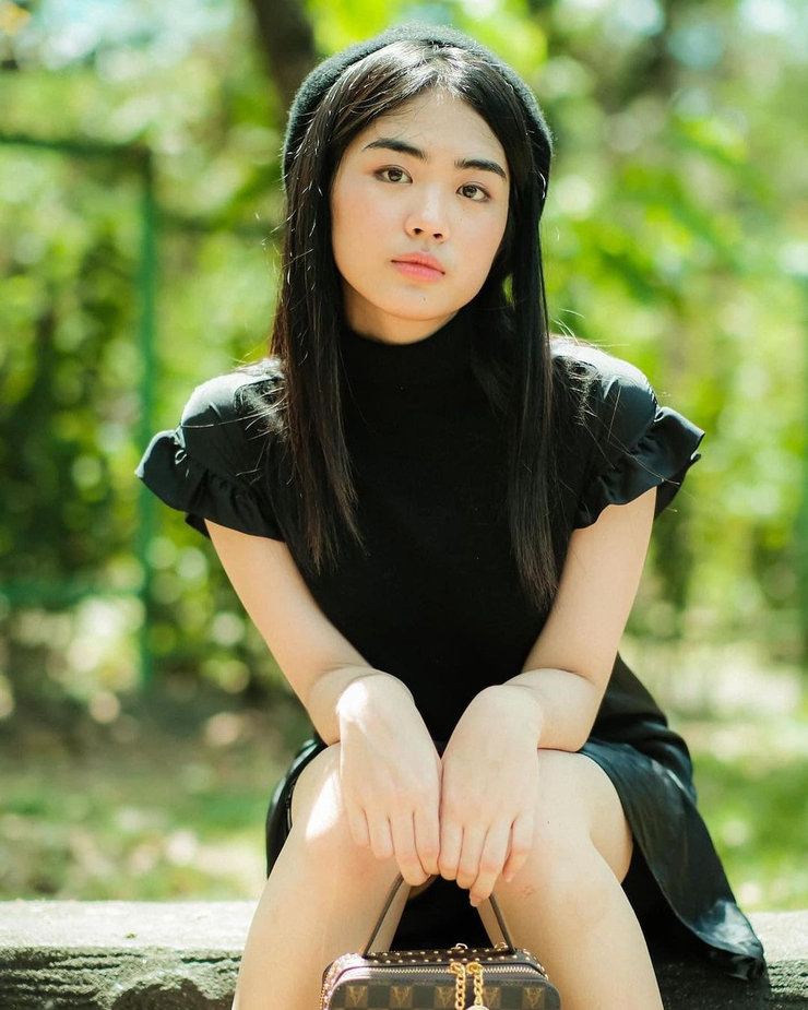 Picture of Azi Acosta