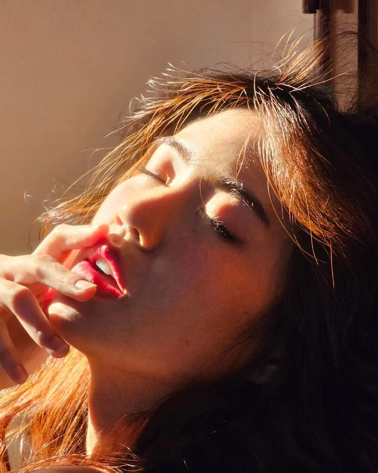 Picture of Azi Acosta