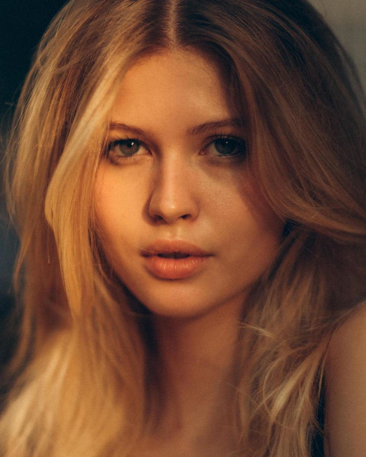 Picture of Luna (model)