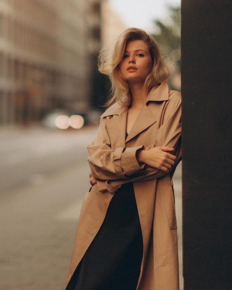 Picture of Luna (model)