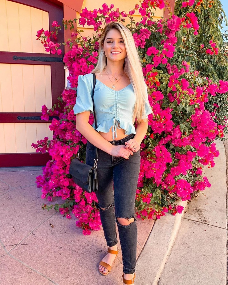 Picture of Victoria Axen