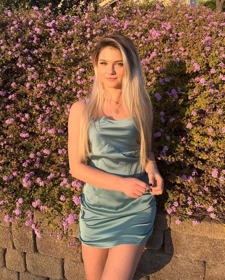 Picture of Victoria Axen