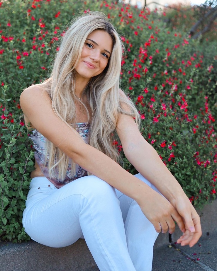 Image of Victoria Axen