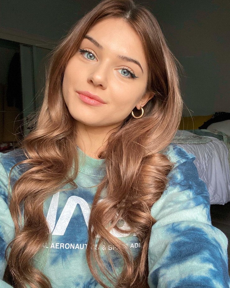 Picture of Victoria Axen