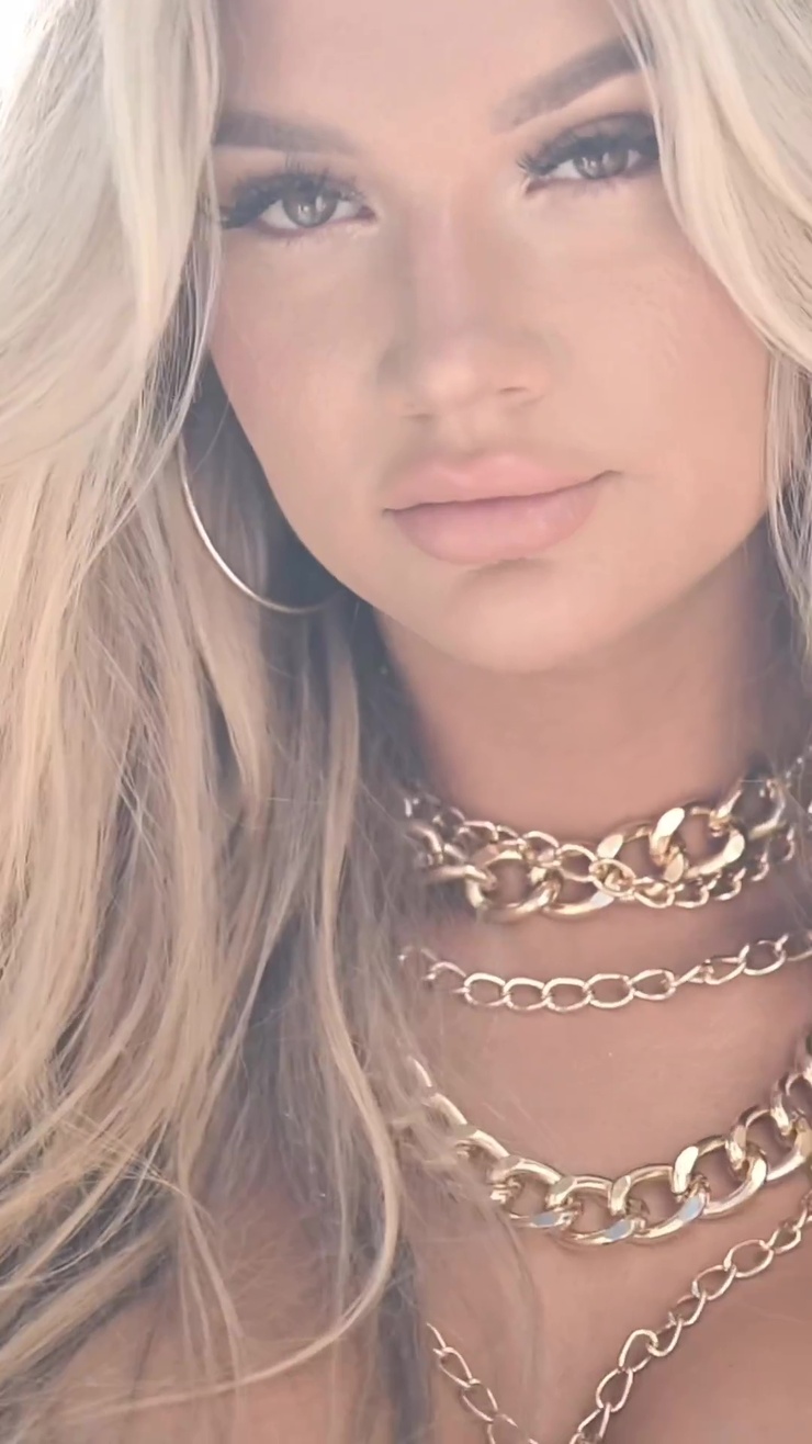 Picture Of Alexa Collins