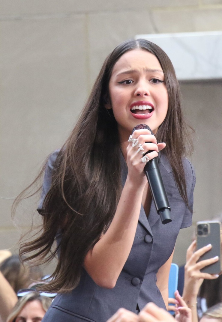 Olivia Rodrigo image