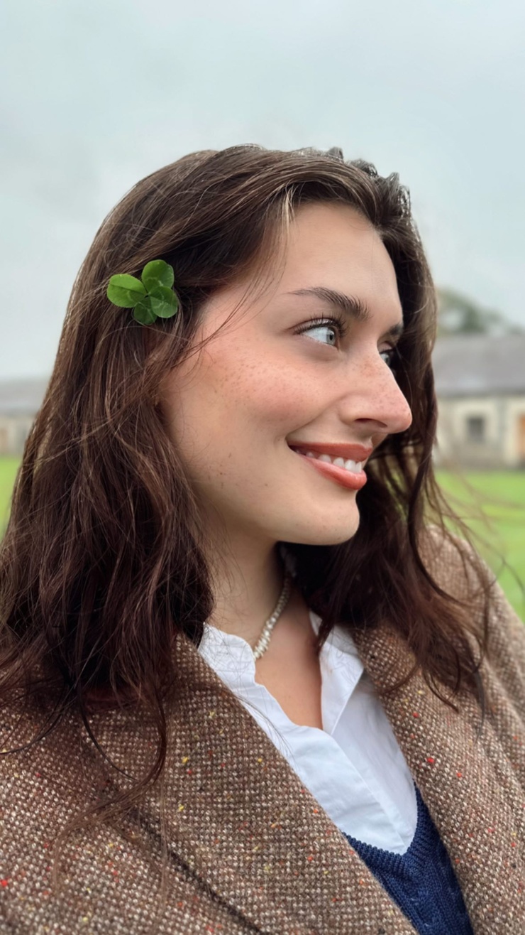 Jessica Clements image