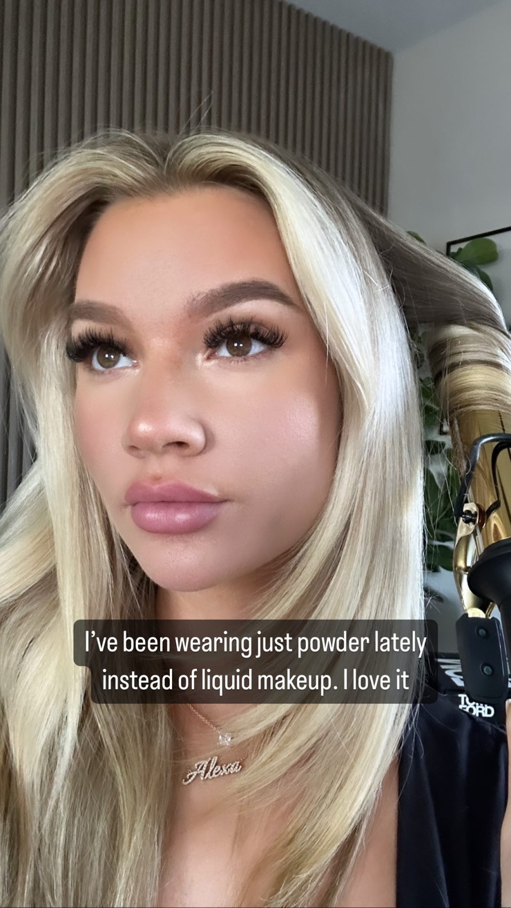 Picture of Alexa Collins