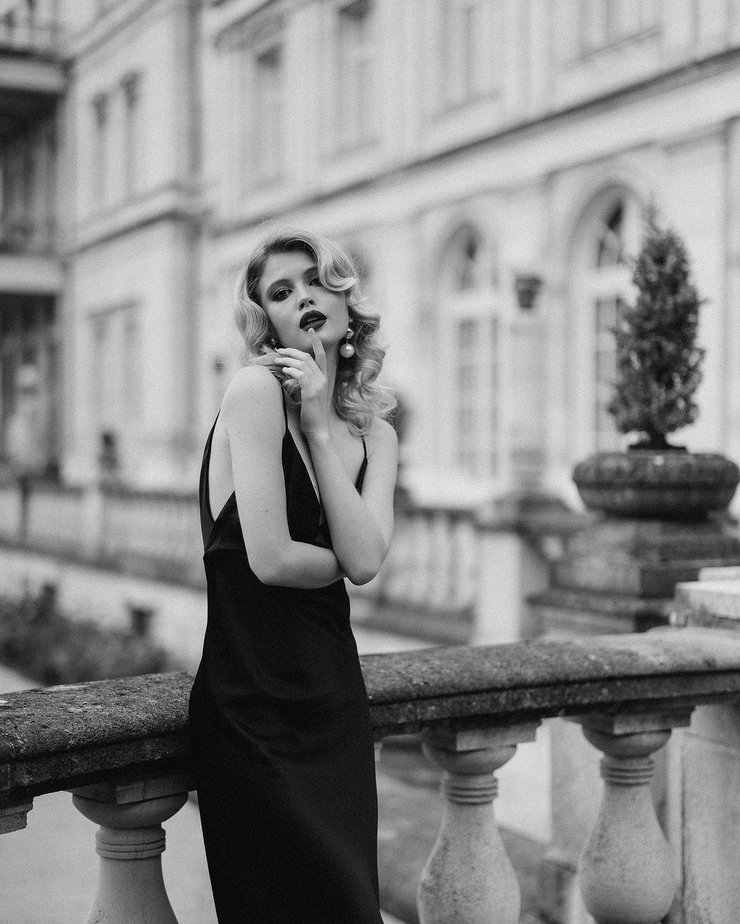 Picture of Luna (model)