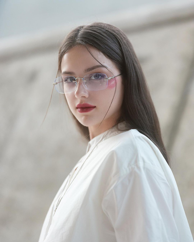 Picture of Lisa Rosh