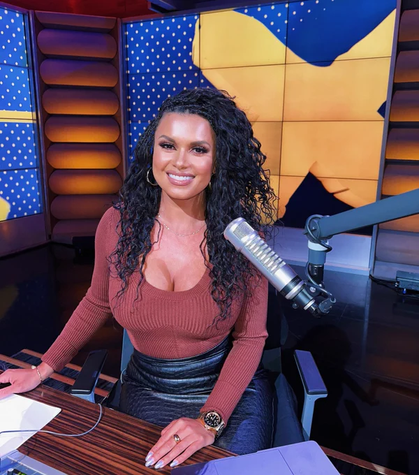 Joy Taylor picture