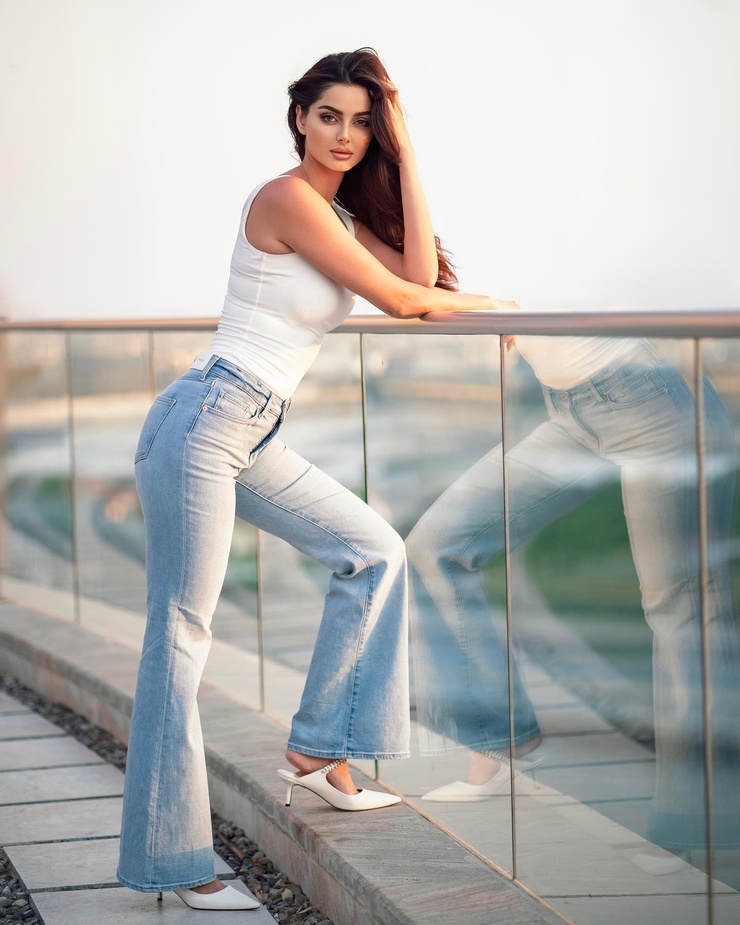 Mahlagha Jaberi picture