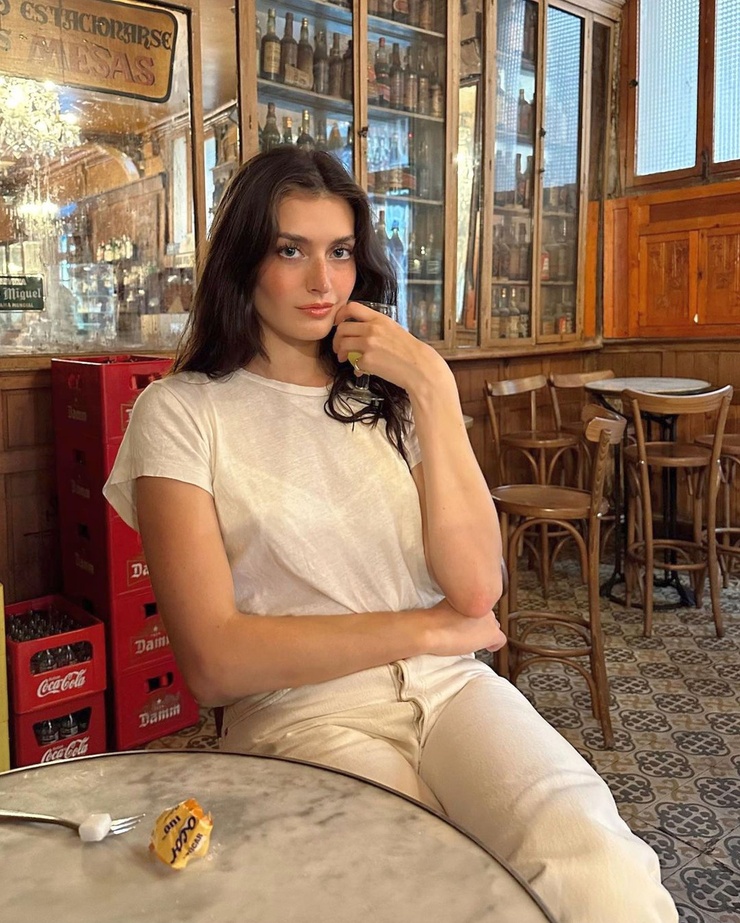 Image of Jessica Clements