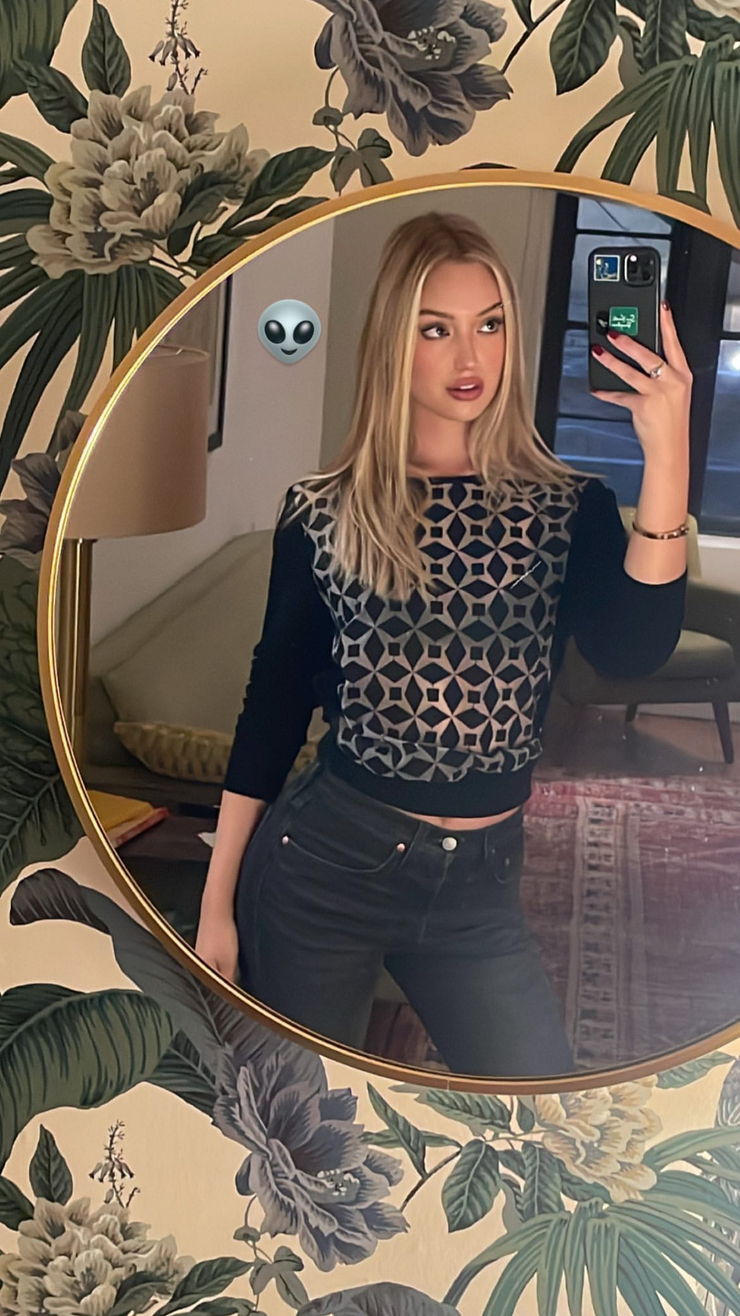 Picture of Bella Podaras