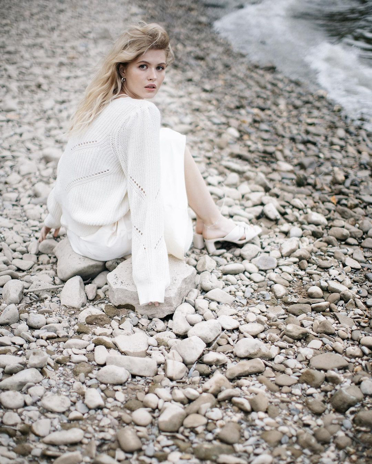 Picture of Luna (model)