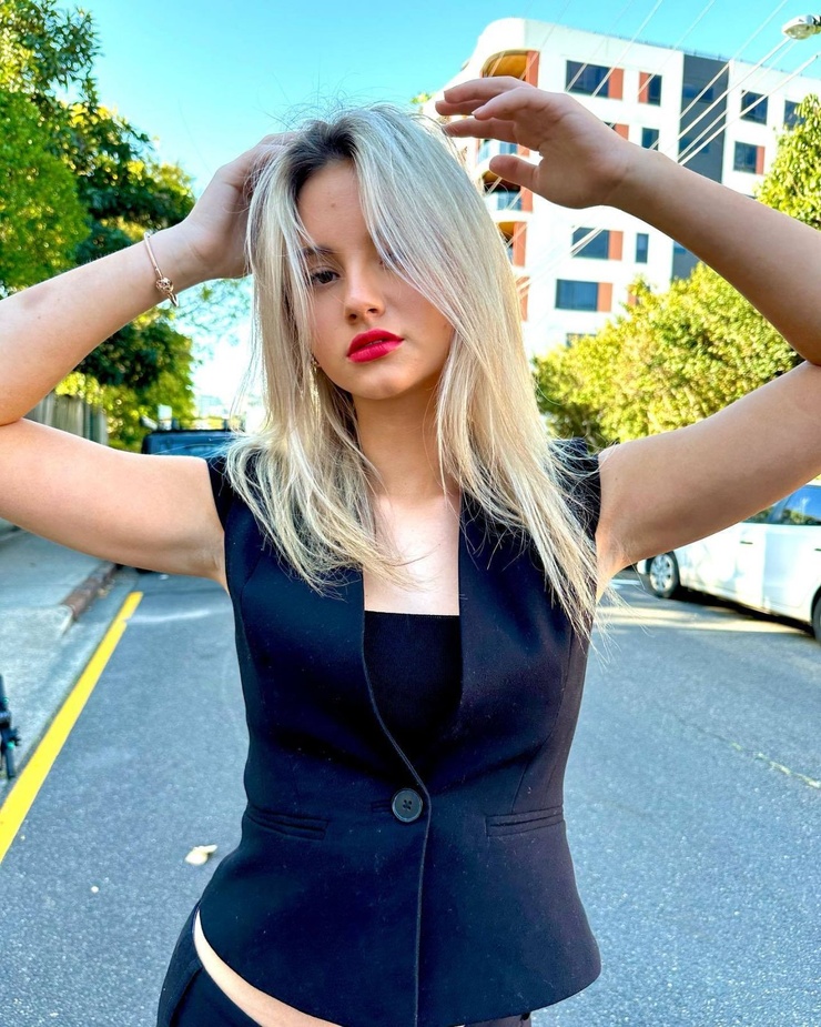 Image of Chelsea Mayer