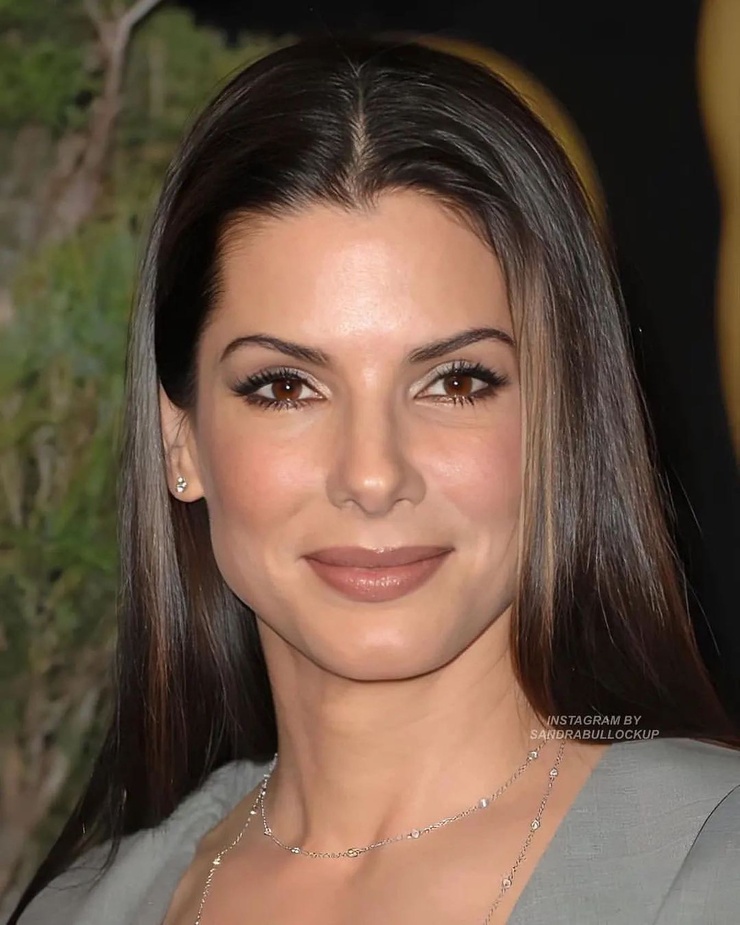 Sandra Bullock image