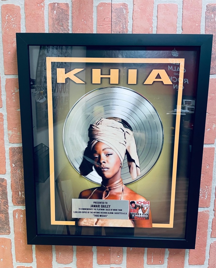Khia Plaque