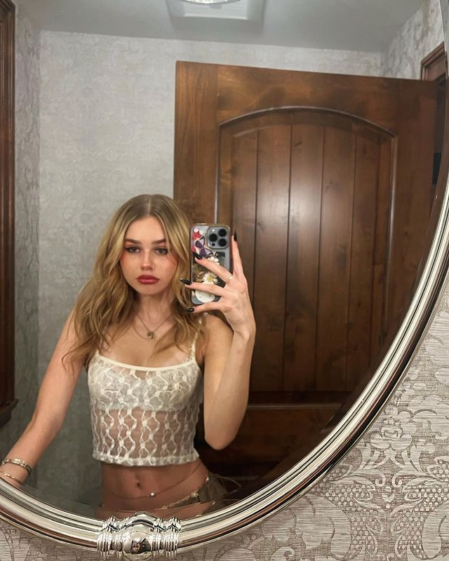 Picture of Ruby Rose Turner