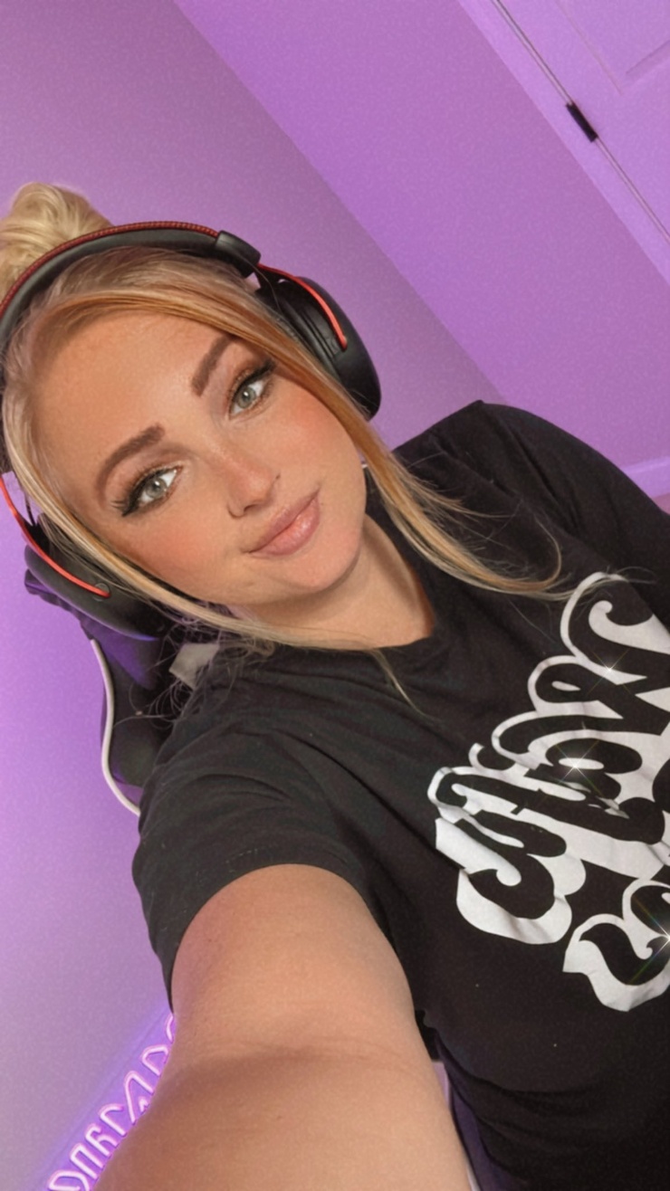 Picture of Michaela Lee