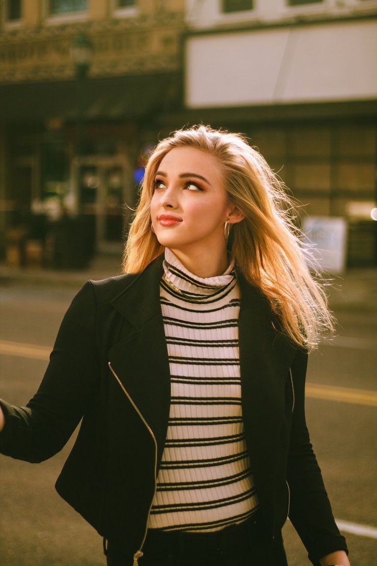 Picture of Michaela Lee