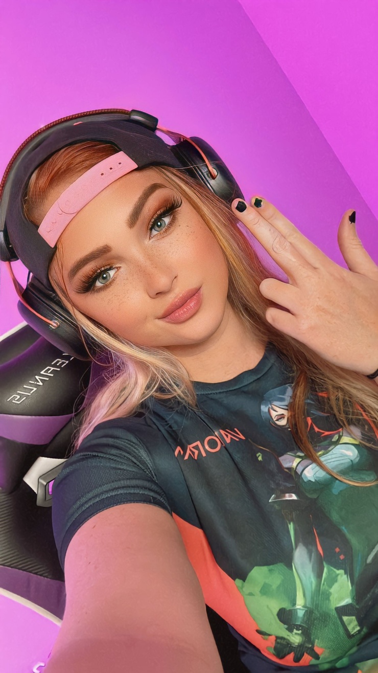 Picture of Michaela Lee