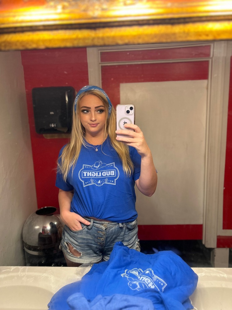 Picture of Michaela Lee