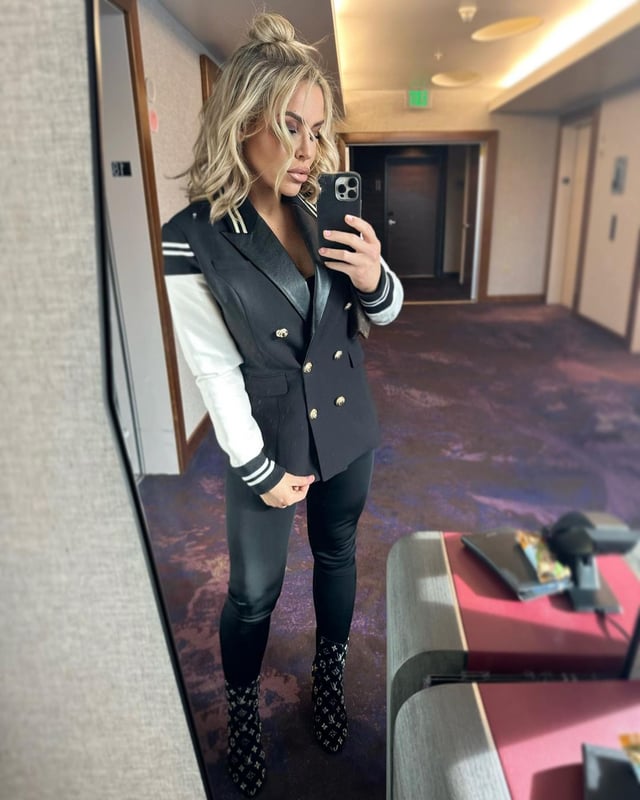 Picture of Natalie Neidhart