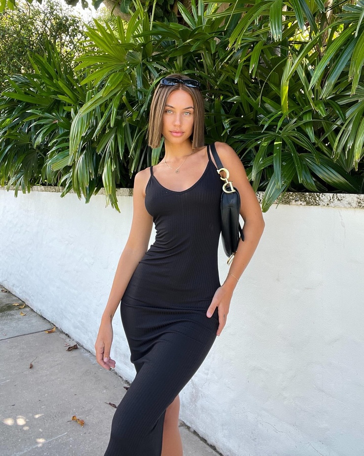 Picture of Brit Manuela (model)