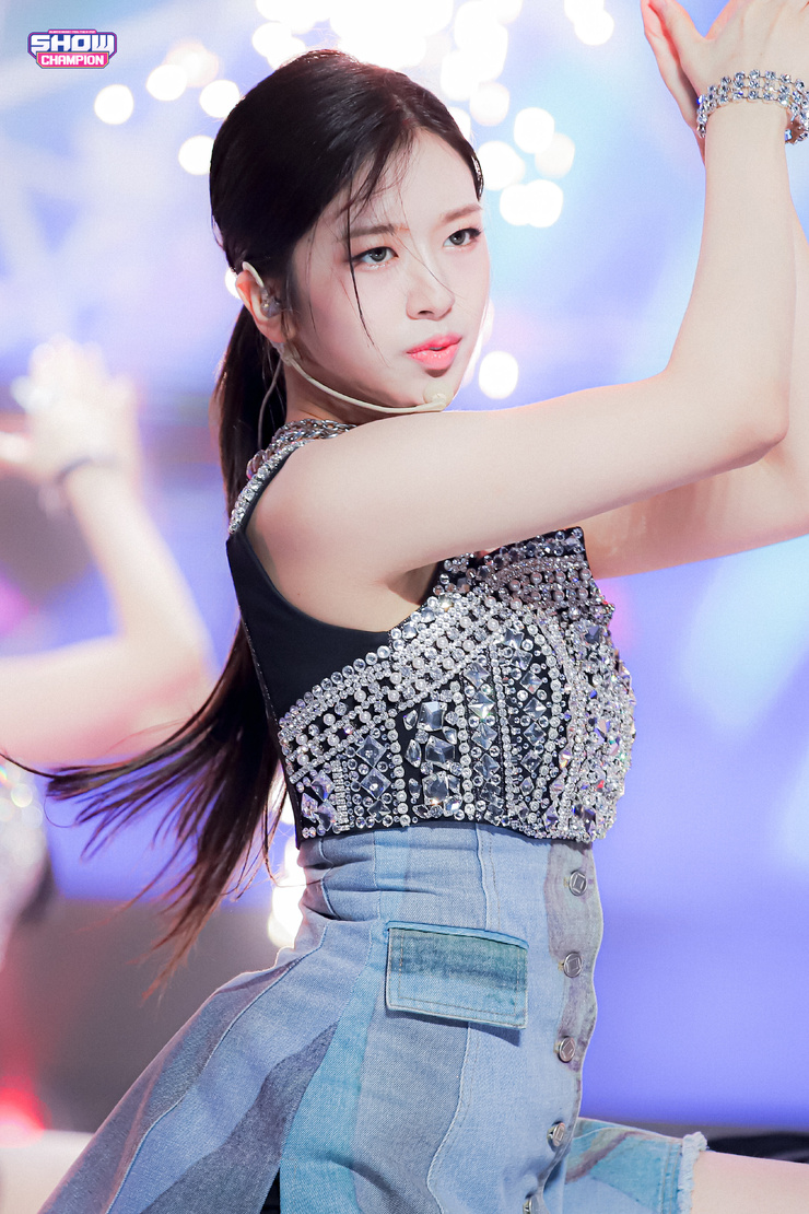 Picture of Ahn Yujin