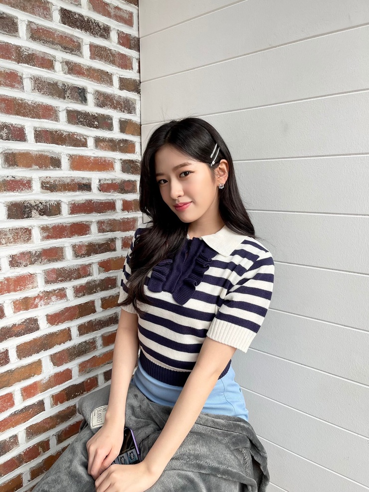 Picture of Ahn Yujin