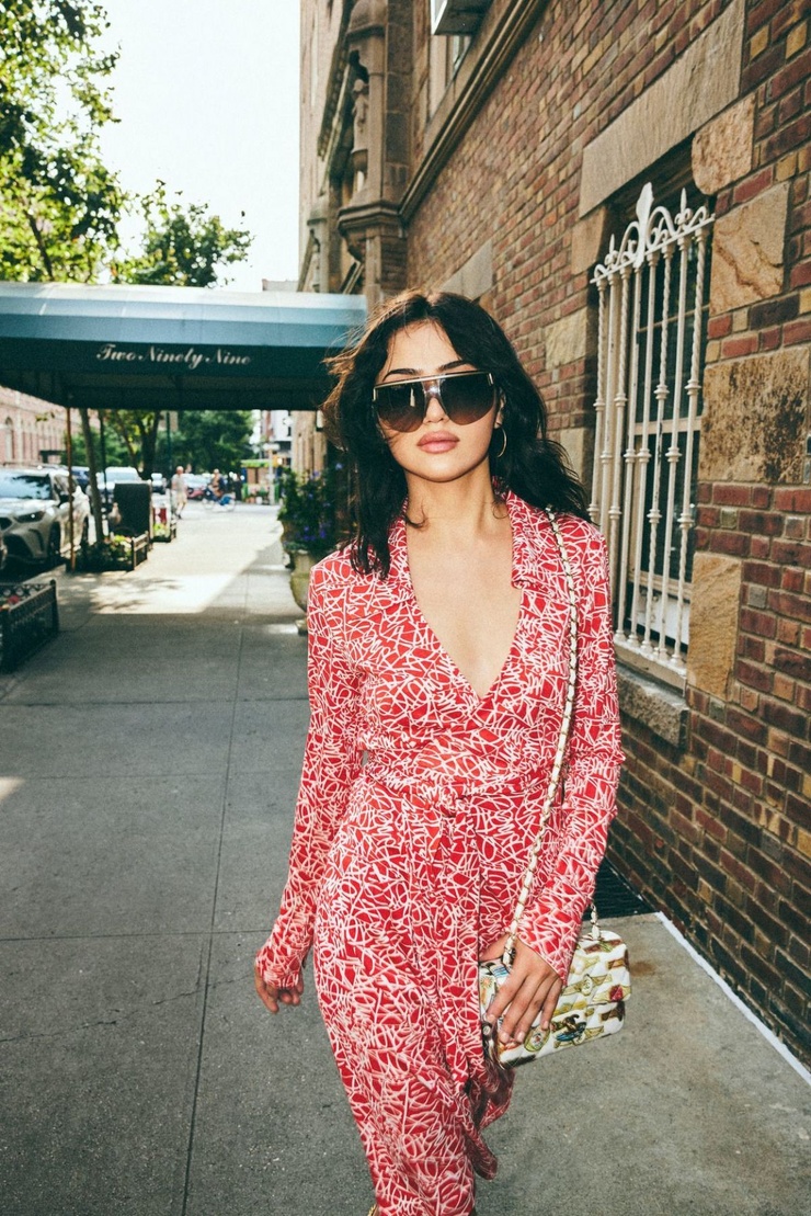 Picture of Nailea Devora