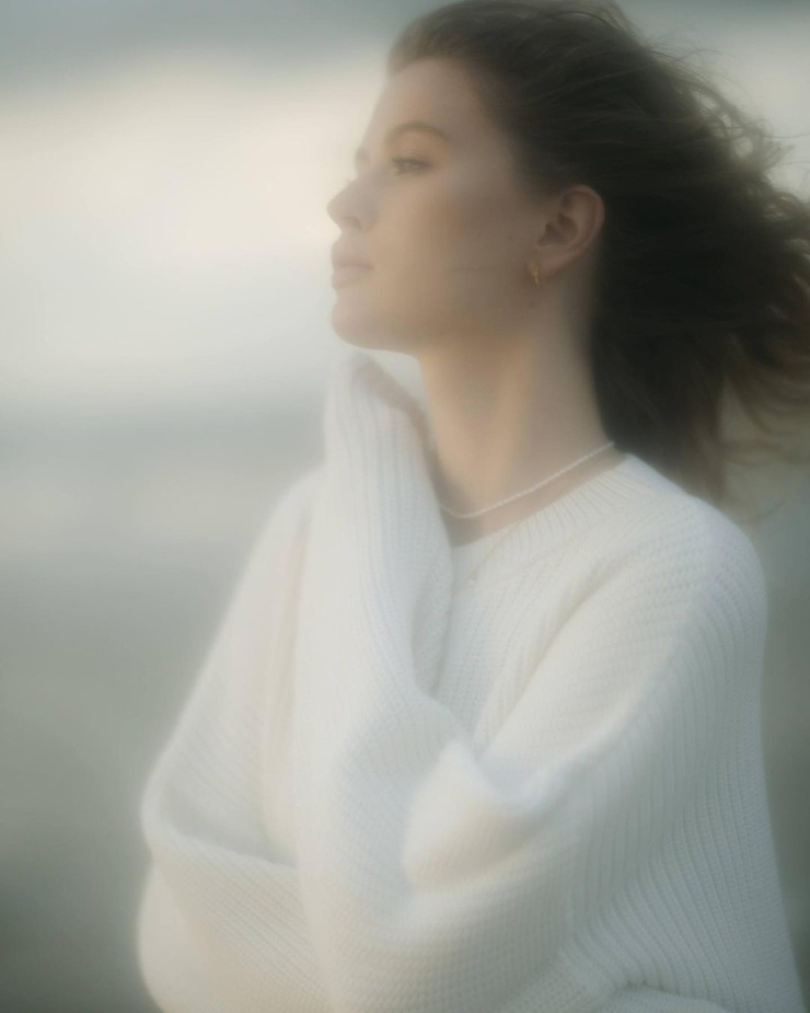 Picture of Luna (model)