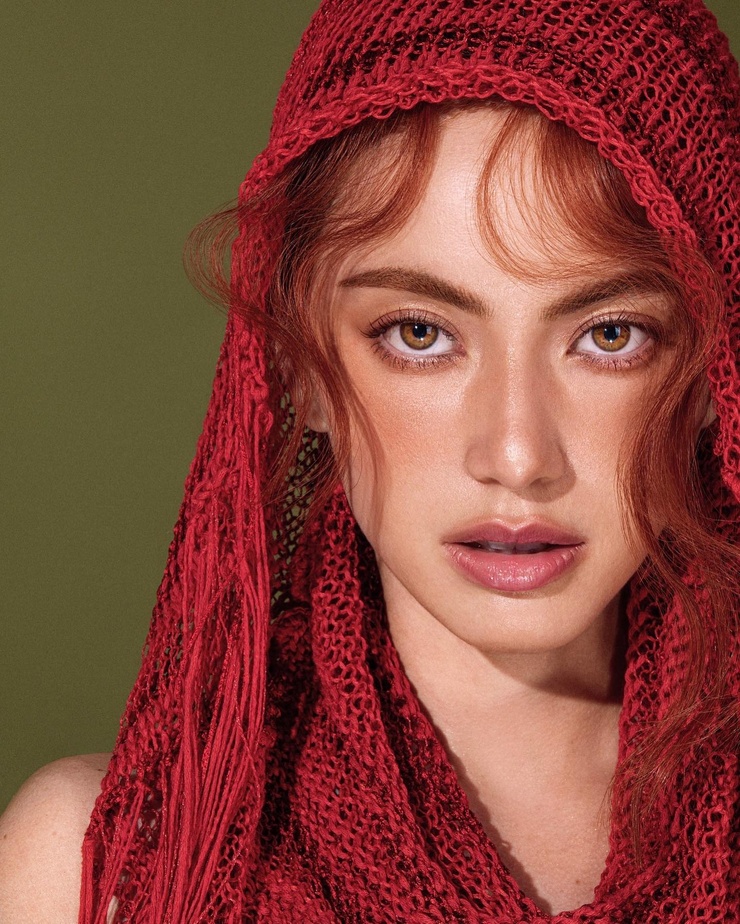 Davika Hoorne picture