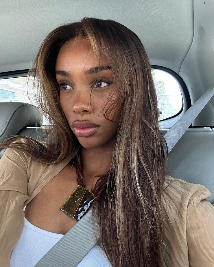 Vanessa Sarah Maria image