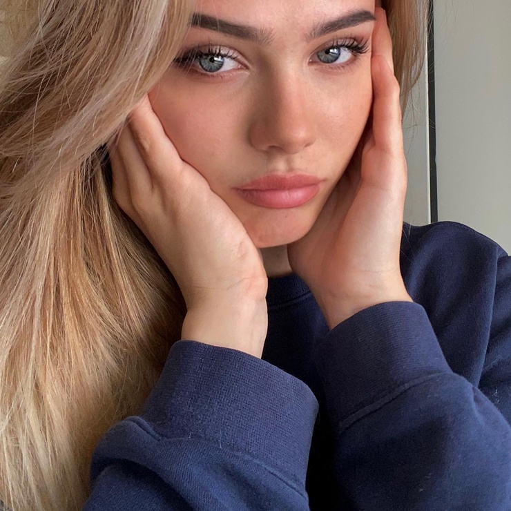 Image of Sara Crumbleleg