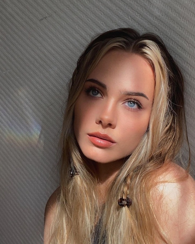 Sara Crumbleleg picture