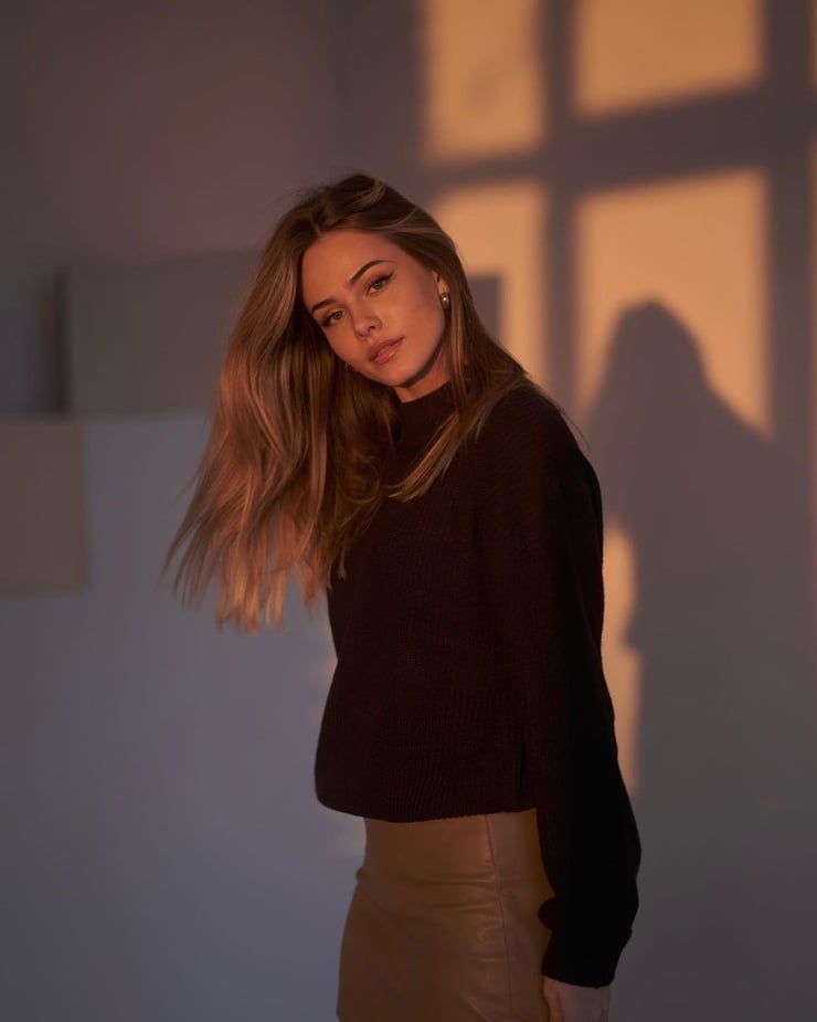 Image of Sara Crumbleleg