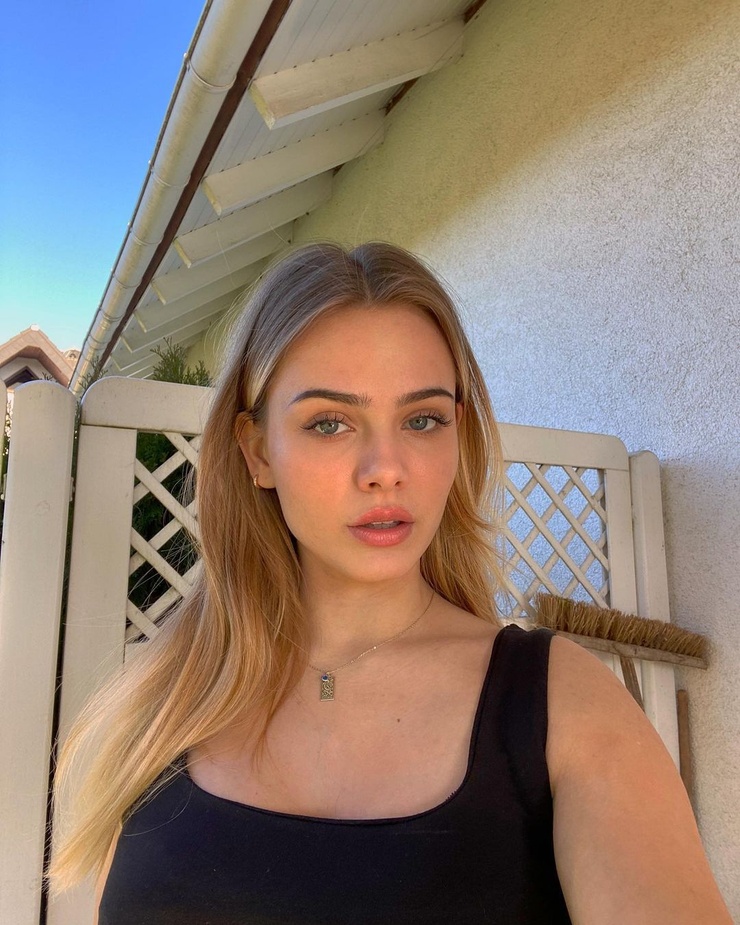 Picture of Sara Crumbleleg