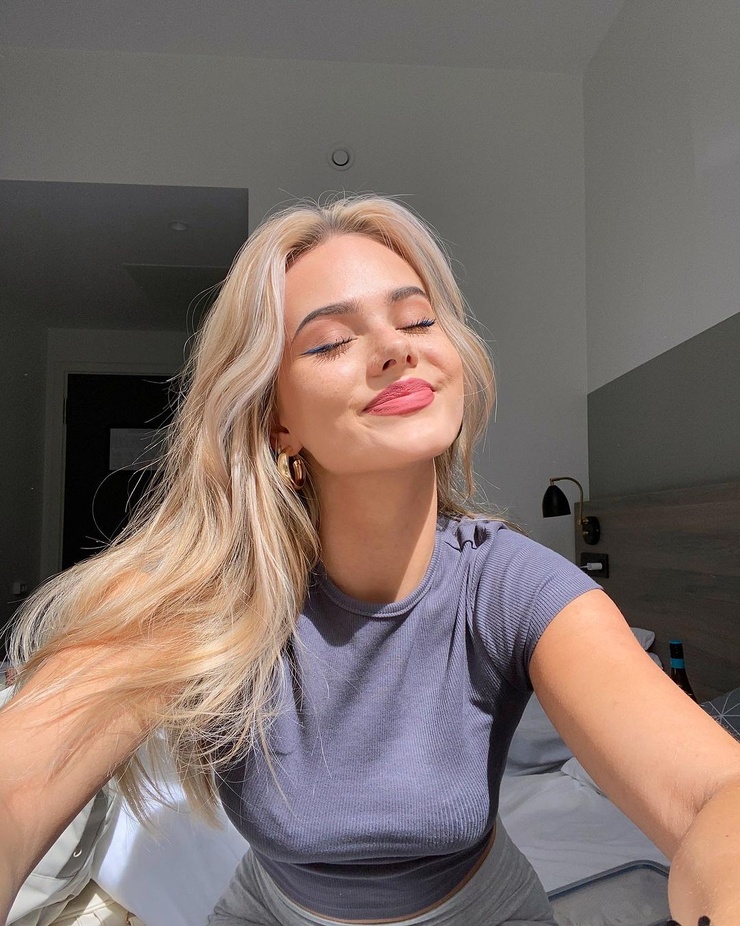 Picture of Sara Crumbleleg