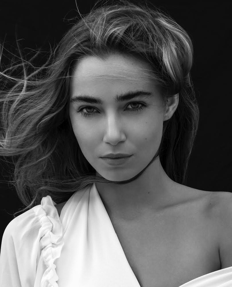 Picture of Laura Mizere