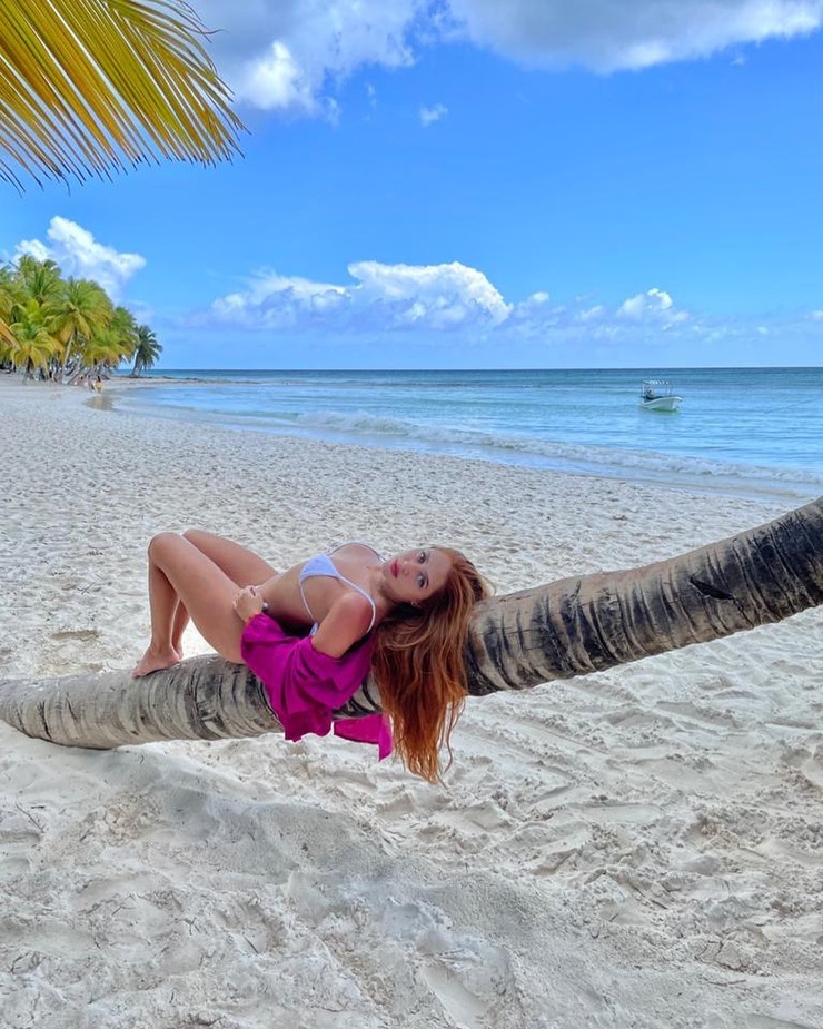 Jennefer karoline image