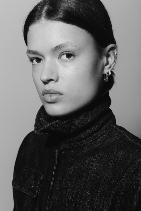 Image of Paula Luna model