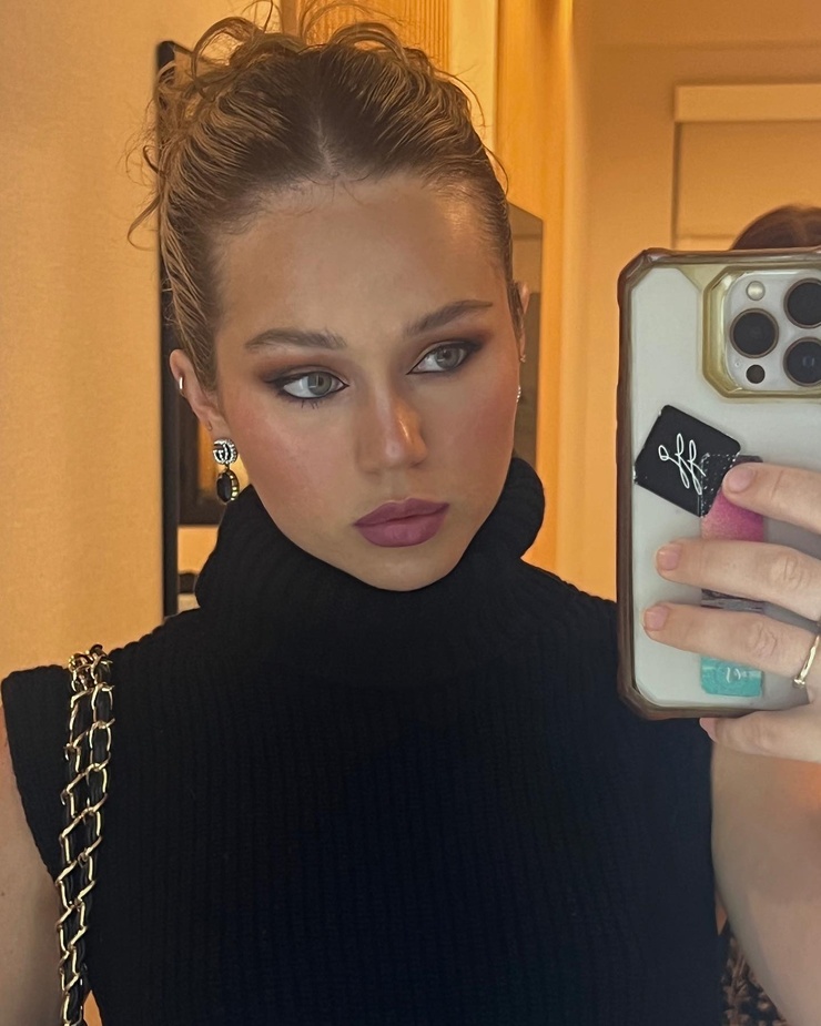 Brec Bassinger image