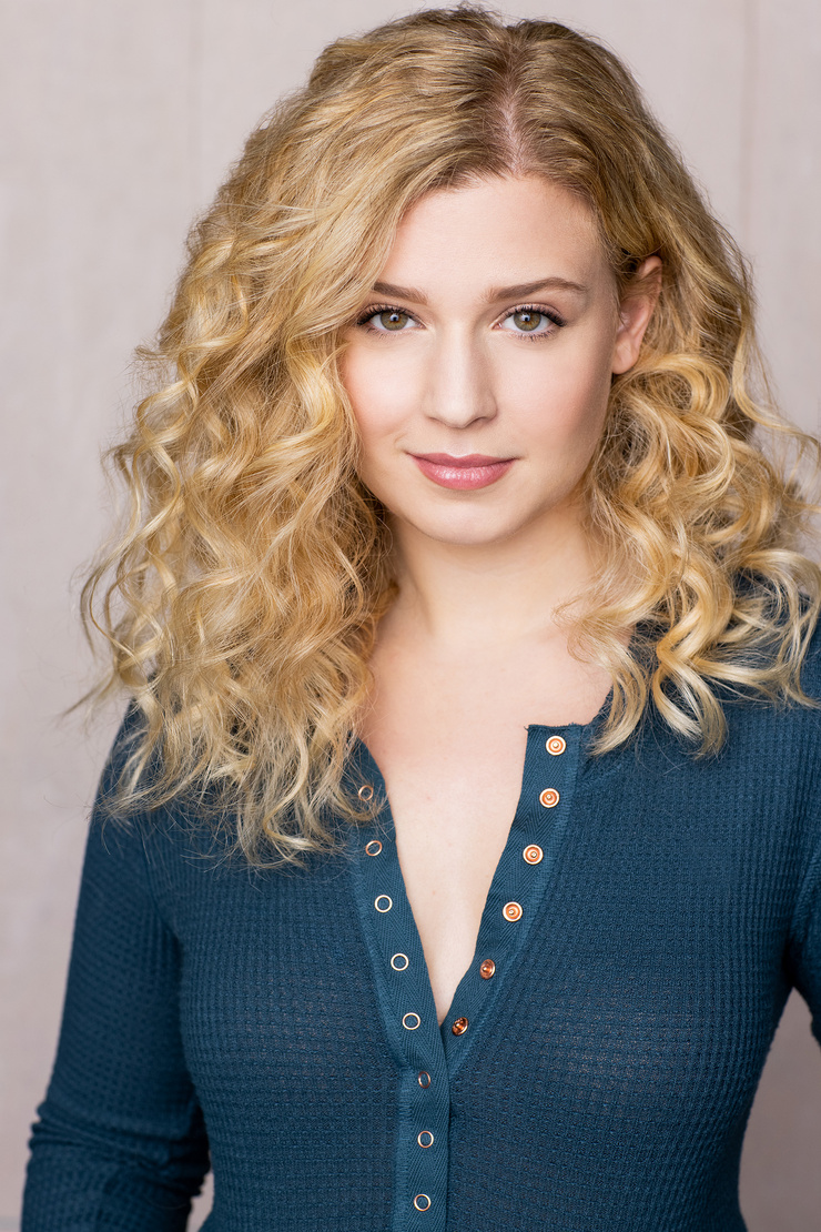 Picture of Carly Nahon